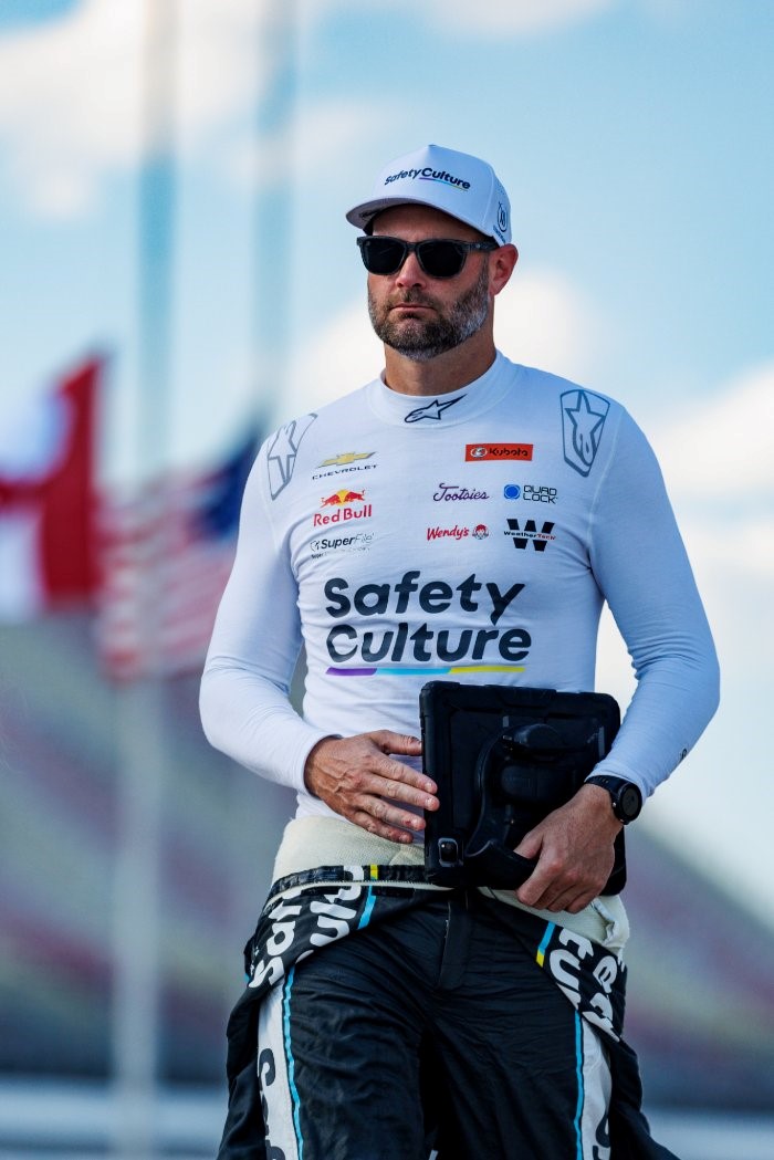 SHANE VAN GISBERGEN HITS THE WALL FOR FIRST DNF OF 2026 NASCAR SEASON ...